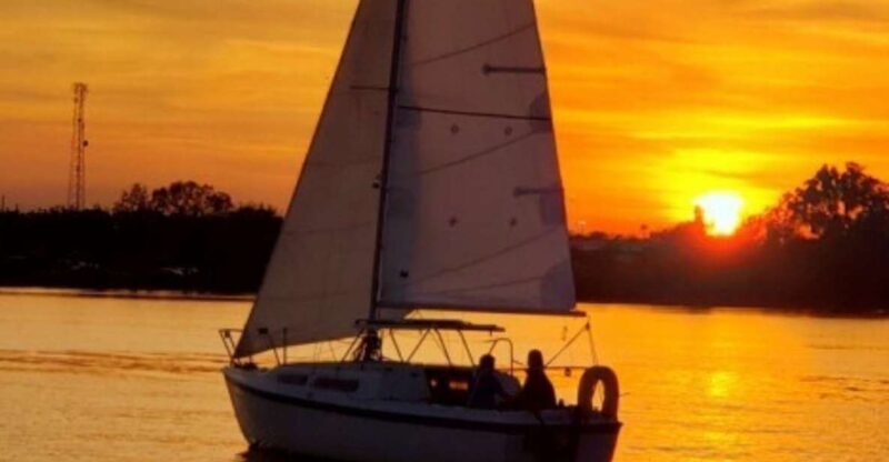 Orlando: Private Sunset Sailing Trip on Lake Fairview - The Experience and Atmosphere