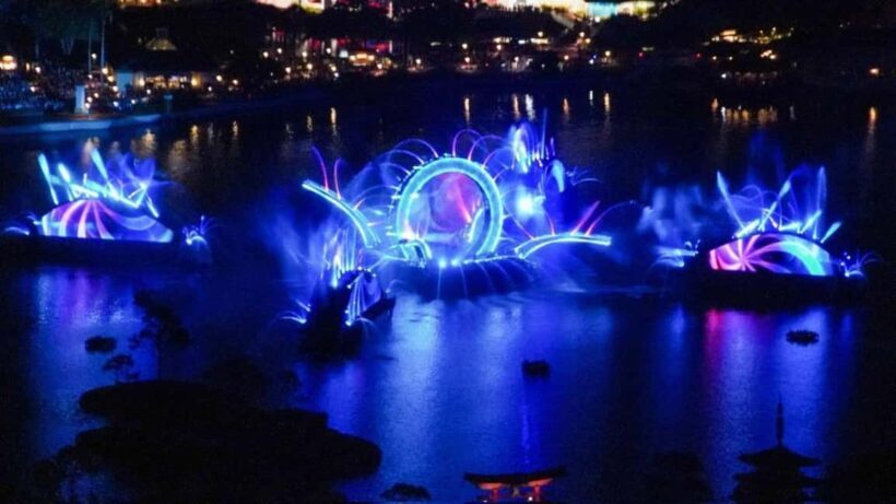 Orlando:*Limited Time*Halloween/Christmas Fireworks Tour - Key Points