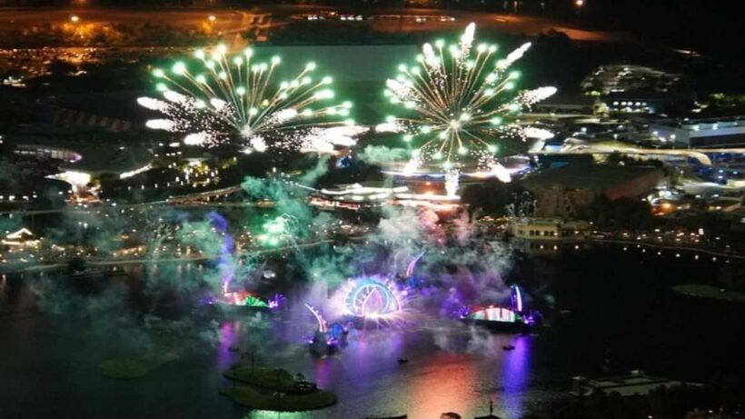 Orlando:*Limited Time*Halloween/Christmas Fireworks Tour - Is It Worth the Price?