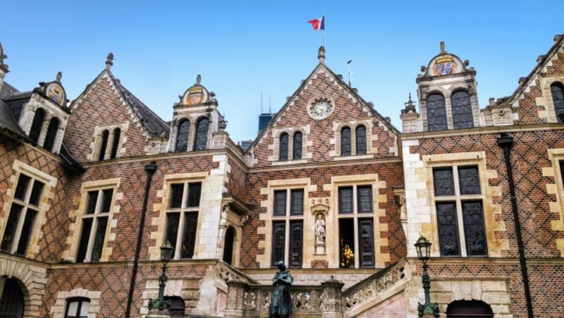 Orléans: Old Town, Cathedral & Joan of Arc Self-guided Walk - Key Points