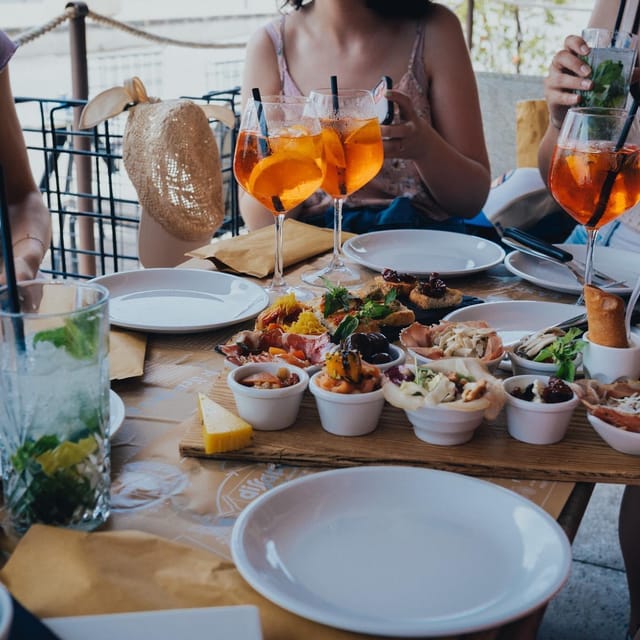 Ortigia E-bike tour and aperitif at sunset - Key Points