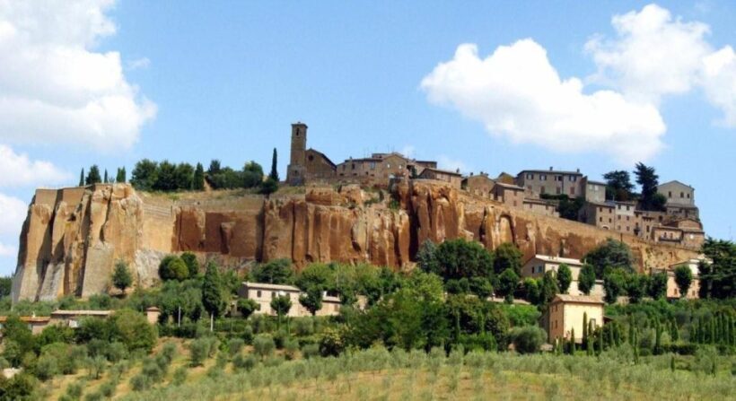 Orvieto: Private tour of the city and cathedral of Orvieto - Walking Through Charming Streets and Squares