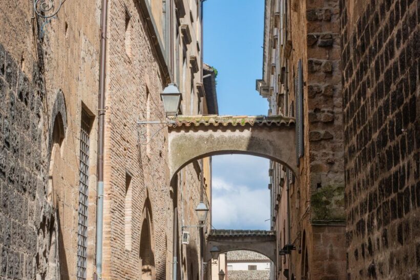 Orvieto: Private tour of the city and cathedral of Orvieto - Practical Details: Price, Duration, and Group Size
