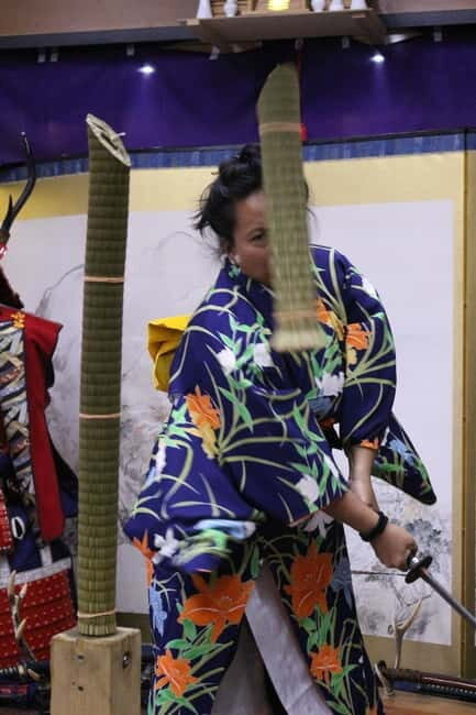 Osaka: 90-Minute Samurai Armor & Sword Lesson near Castle - What Makes This Experience Special?