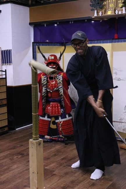 Osaka: 90-Minute Samurai Armor & Sword Lesson near Castle - Who Should Consider This?