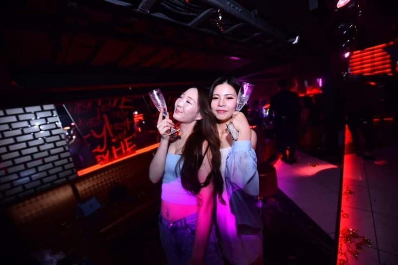 Osaka: CHEVAL All-You-Can-Drink Ticket & VIP(For Foreign) - Why this Experience Works