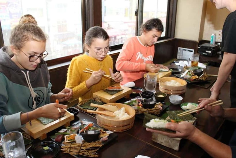 Osaka Dotonbori: Hand Roll Sushi Experience - Key Points