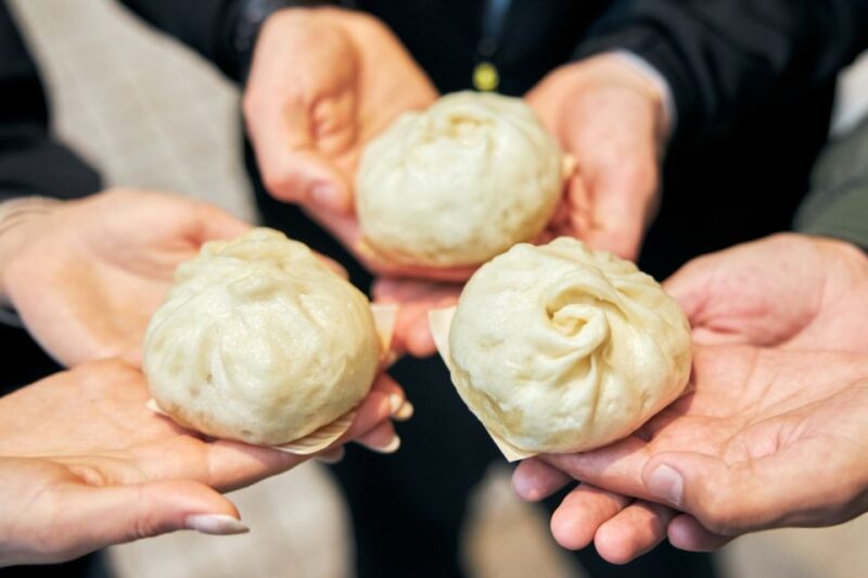 Osaka: Eat Like a Local Street Food Tour - Personalized Local Guide