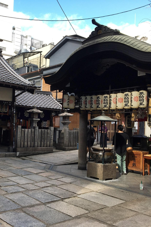 Osaka: Half-Day Private Guided Tour of Minami Modern City - Scenic Stroll Along Dotonbori River