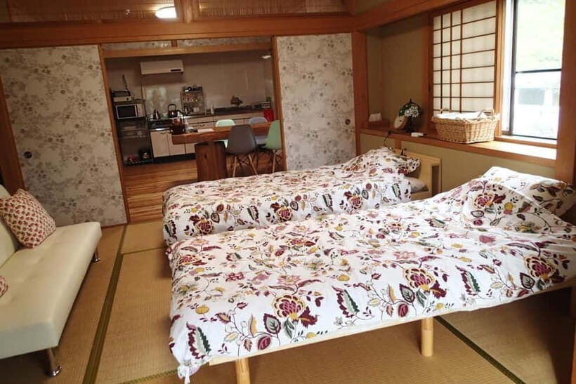 Osaka: Kinosaki Hot Springs and Temple Tour with Meals - Key Points