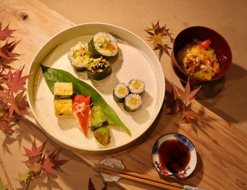 Osaka: Modern Vegetarian Sushi Cooking Class - Key Points