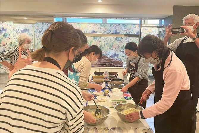 Osaka Okonomiyaki Cooking Experience! - Exploring the History and Culture of Okonomiyaki