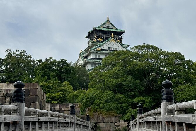 Osaka: Osaka Castle Tower Private Guided Tour in 90 Minutes - Exploring Osaka Castle Tower