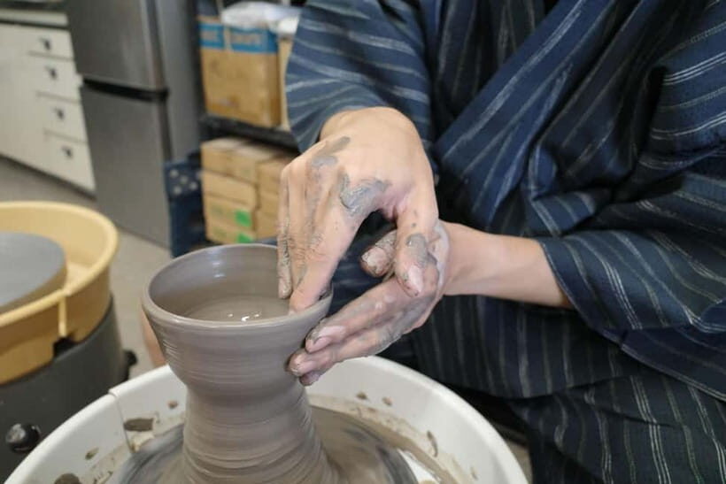 Osaka: Pottery Experience with Japanese Clothing - What to Expect from the Pottery Experience in Osaka