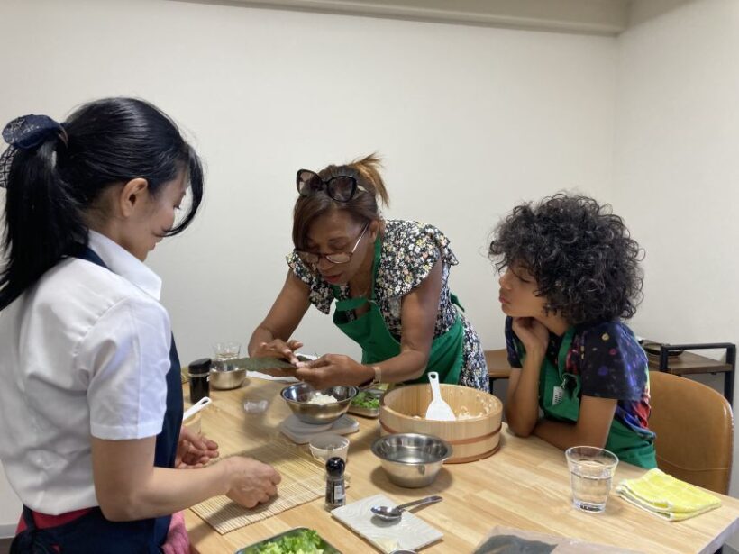 Osaka: Sushi Class in Dotonbori - Detailed Review of the Osaka Sushi Class in Dotonbori