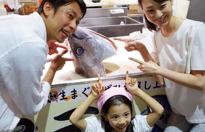 Osaka: Wakayama Cat Train, Seafood market, Hot Springs Tour - The Seafood Market Experience at ToreTore Ichiba