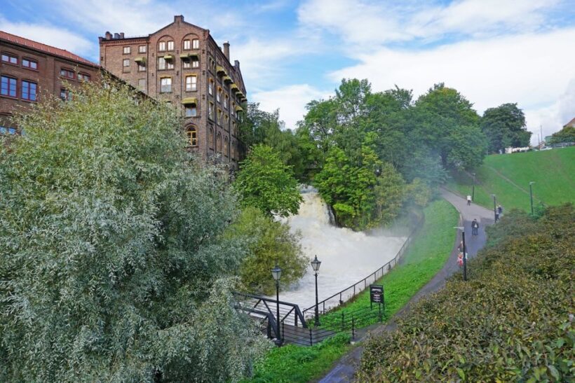Oslo City Walks: Historic River Walk - Exploring Oslo Through the River’s Lens