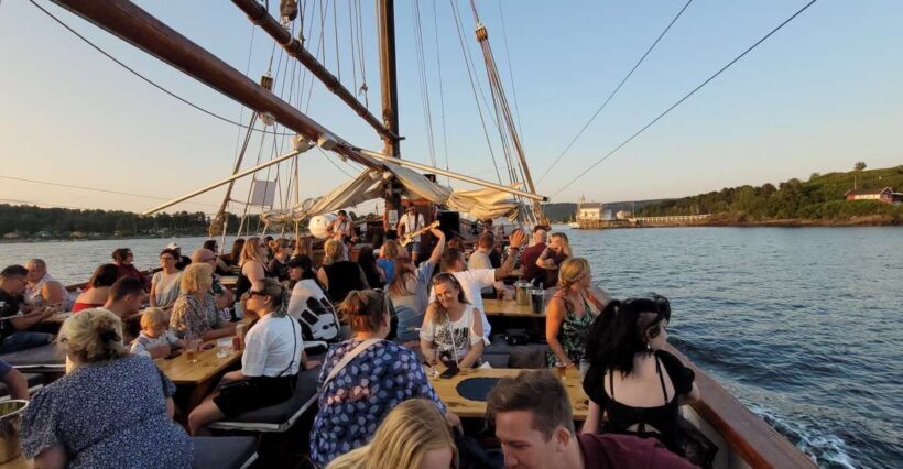 Oslo Fjord Evening Live Rock music cruise with Shrimp buffet - Key Points