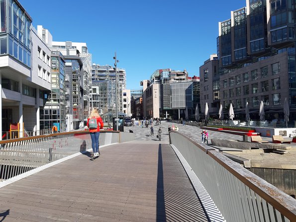 Oslo Highlights. Best Private Walking Tour of Oslo With a Local Guide. - Wandering Through Vigeland Park