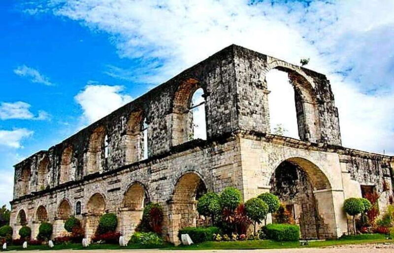 Oslob: Whale Shark Encounter, Ka-Treasure Falls & Simala - Key Points