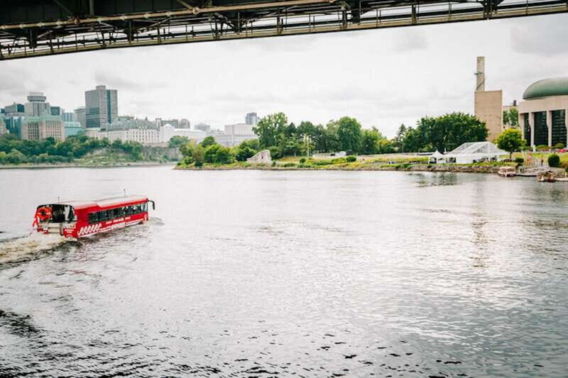 Ottawa: Bilingual Guided City Tour by Amphibious Bus - What to Expect from the Amphibious City Tour