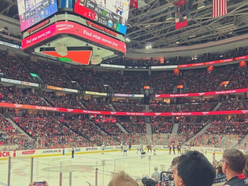 Ottawa: Ottawa Senators Ice Hockey Game Ticket - Authentic Local Atmosphere and Crowd Engagement