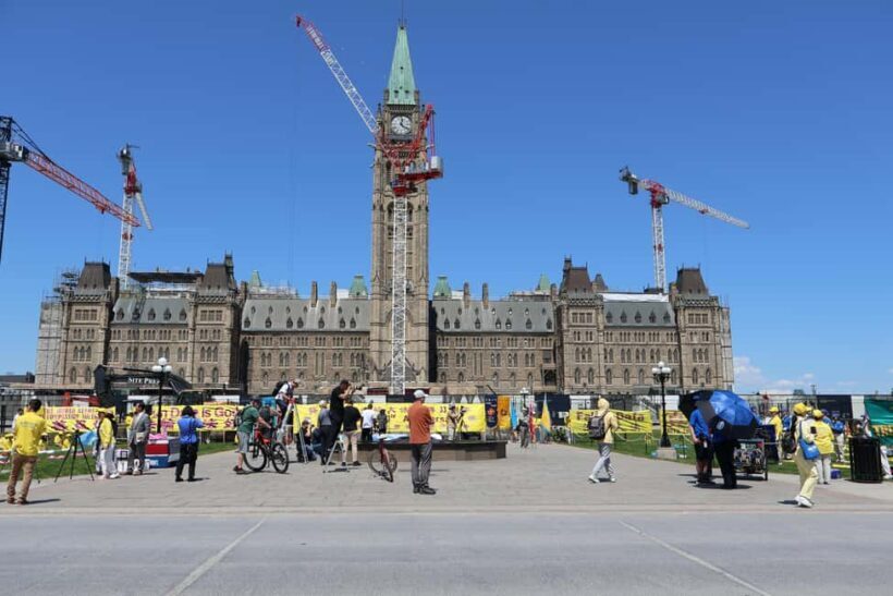 Ottawa: Private Guided City Tour from Montreal - Key Points