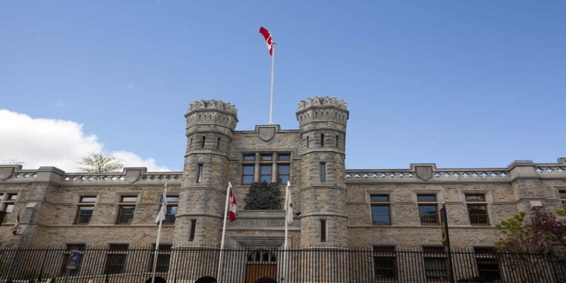 Ottawa: Small-Group Walking Tour with Boat Cruise - Exploring Ottawa in Detail