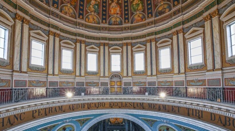 Oudenbosch: Tour at Basilica of the Holy Agatha and Barbara - Interior Highlights and Visuals