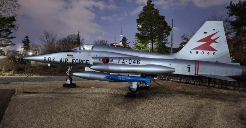Outdoor tour of the war memorial museum of Korea - Who Should Book This Tour?