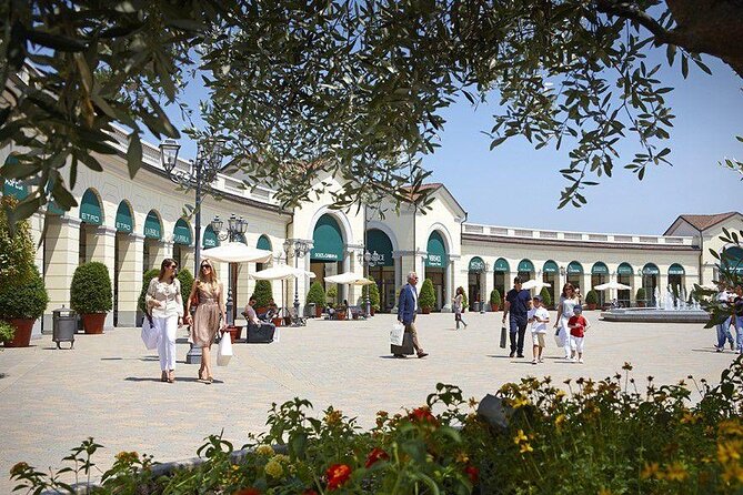 Outlet Serravalle o FoxTown Con Autista Privato Da Milano - Duration and Timing