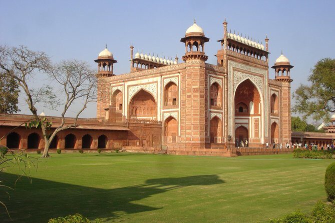 Overnight Agra through Fatehpur Sikri - A Closer Look at the Tour Experience
