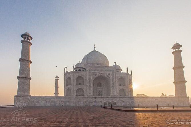Overnight at Taj Mahal with Mohabbat the Taj Dance and Light Show - Who Will Appreciate This Tour?