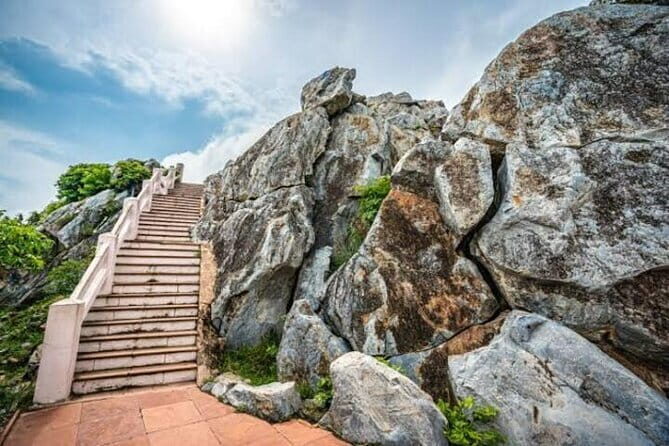 Overnight Rajgir with Nalanda & Vaishali from Bodhgaya - FAQ