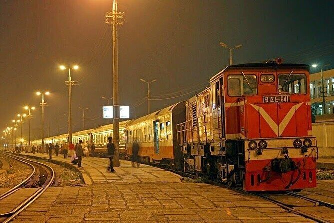 Overnight Train Experience from Hanoi to SAPA -1 Way Shared Cabin - The Experience at Night: Comfort and Authenticity