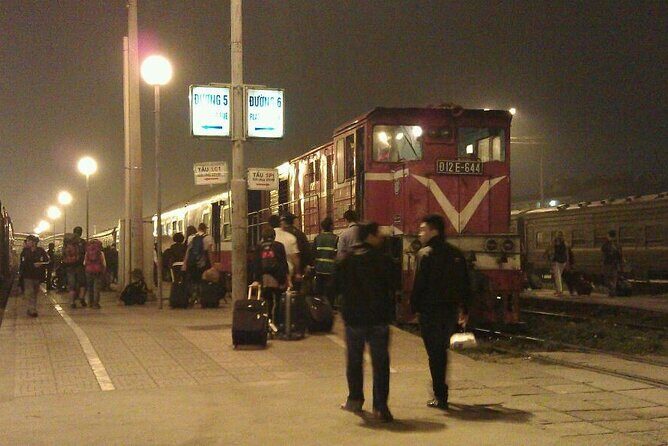 Overnight Train Experience from Hanoi to SAPA -1 Way Shared Cabin - Evaluating the Price and Value