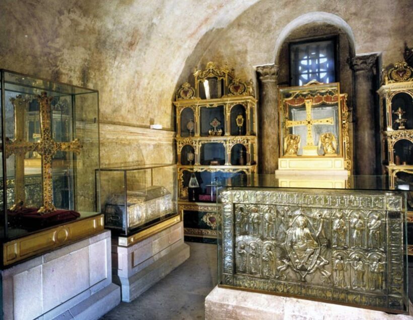 Oviedo: Cathedral Guided Tour - Discovering Oviedo’s Cathedral: An In-Depth Guided Tour
