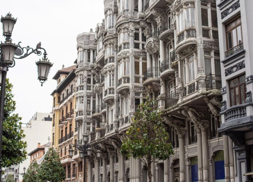 Oviedo : Walking tour of the Historic Center - Why Consider This Tour?