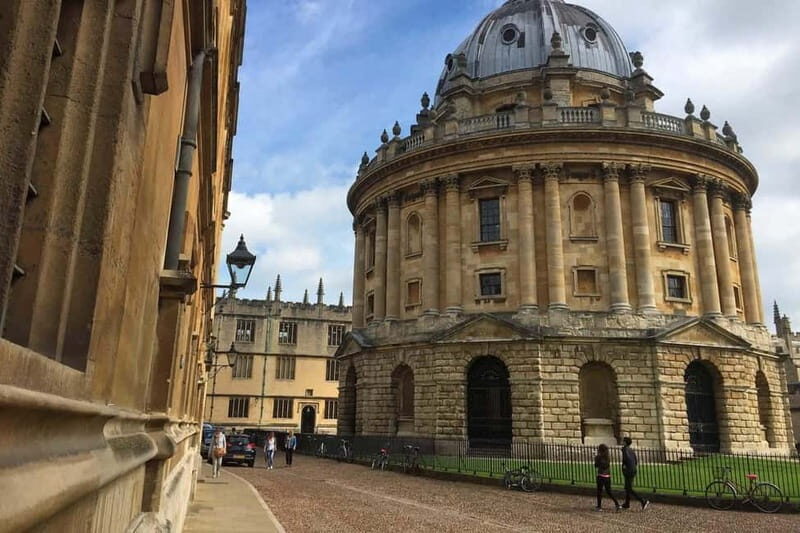 Oxford : Alumni-led Walking Tour - The Practicalities: Price, Duration, and Group Size
