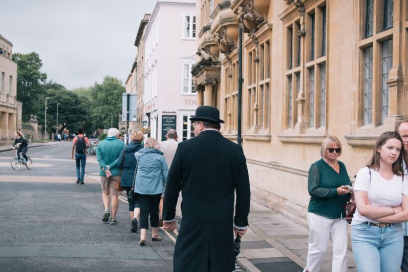 Oxford: Alumni-Led Walking Tour w/New College Entry Option - Practical Aspects and Group Dynamics
