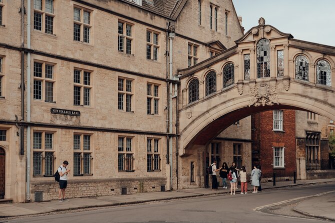 Oxford | Alumni-Led Walking Tour w/opt New College - The Sum Up