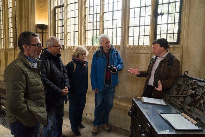Oxford City & University Walking PRIVATE GROUPS Tour - Glimpsing Into Famous Alumni Stories