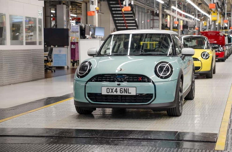 Oxford: MINI Factory Tour  Go Behind the Scenes - A Closer Look at the Tour Experience