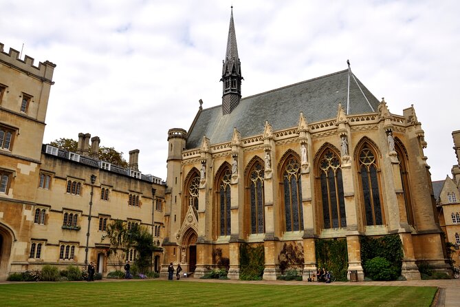 Oxford: Official CS Lewis and JRR Tolkien Walking Tour - Ashmolean Museum: Artistic Insights