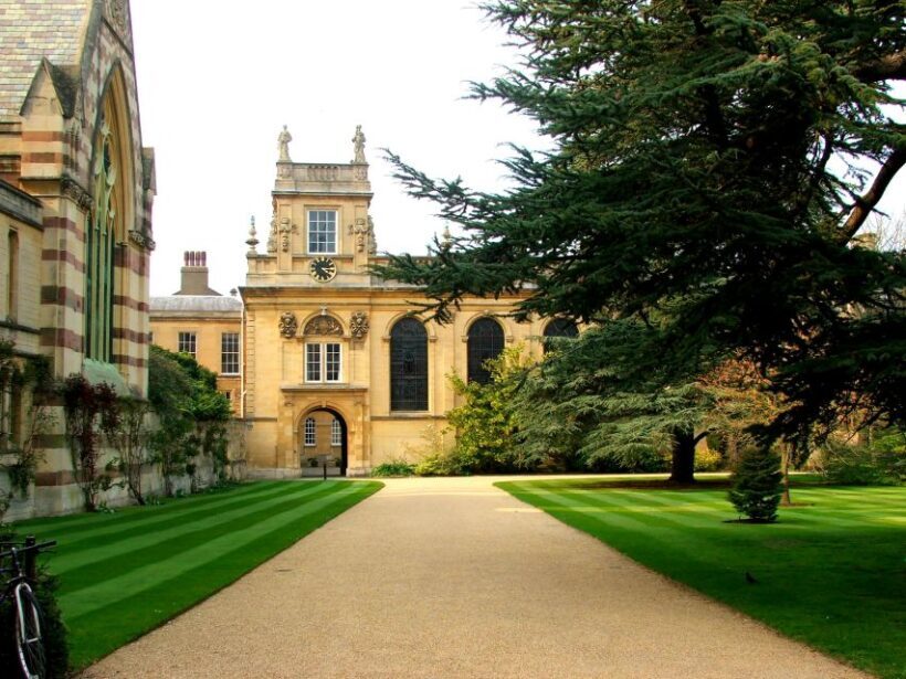 Oxford: Official University and City Walking Tour - Who Should Take This Tour?