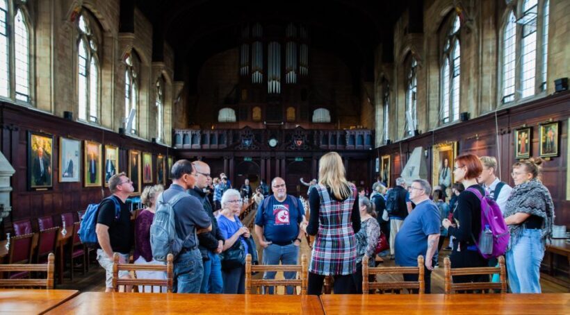 Oxford: Private Walking Tour with University Alumni Guide - Key Points