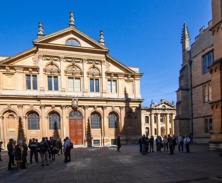 Oxford: Private Walking Tour with University Alumni Guide - An Introduction to the Experience