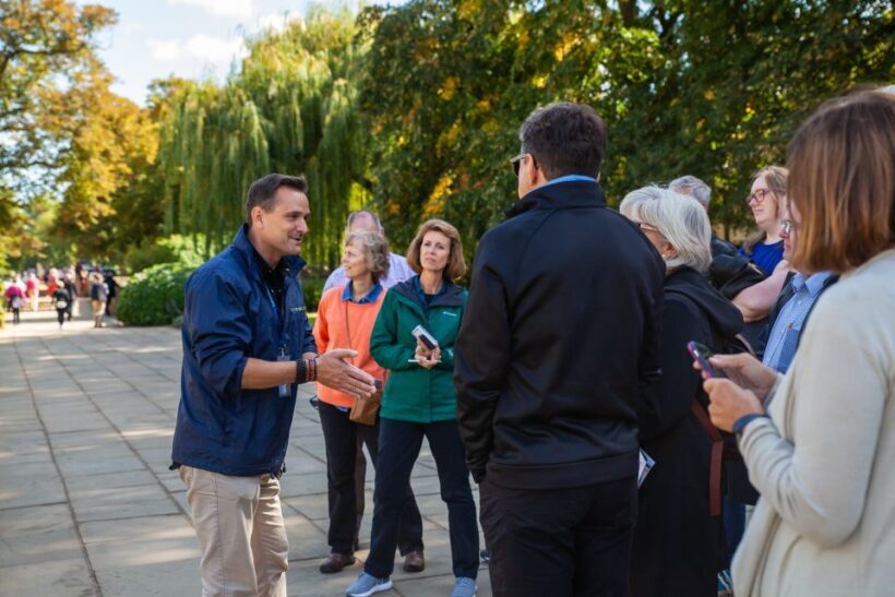Oxford: Private Walking Tour with University Alumni Guide - Practical Aspects to Consider