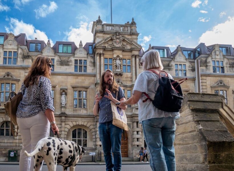 Oxford: The Original Uncomfortable Oxford Tour - An In-Depth Look at the Tour Experience