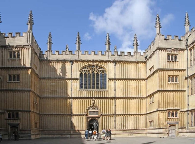 Oxford: Town & Gown Walking Tour - Who Will Love This Tour?